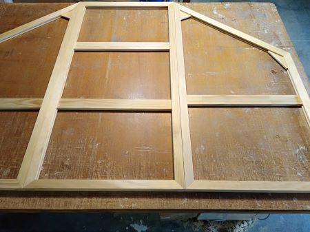 Single braces for Interlocking Stretchers